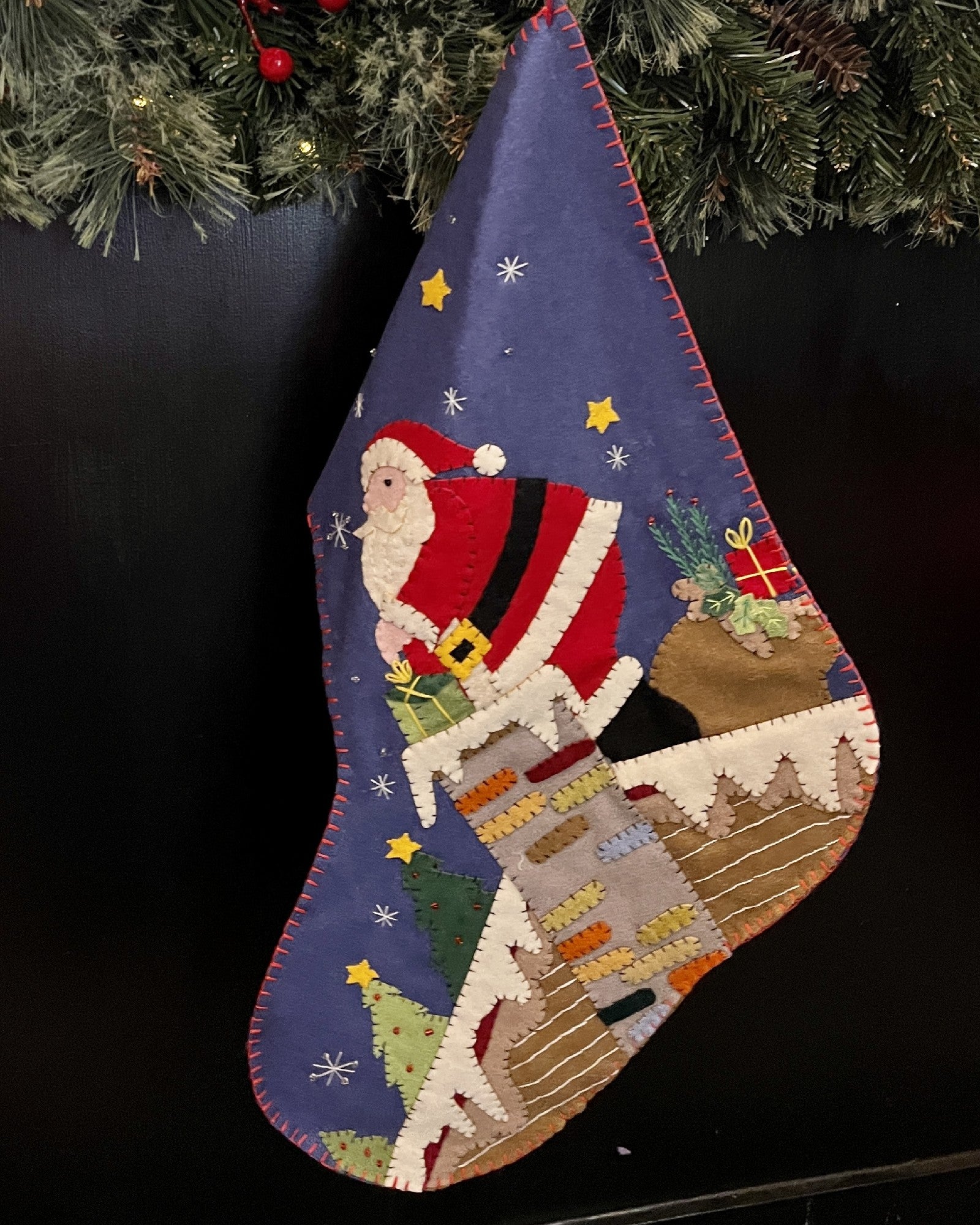 SANTA ON ROOF HANDSTITCHED FELT APPLIQUE STOCKING UC568091 – MAKING ...