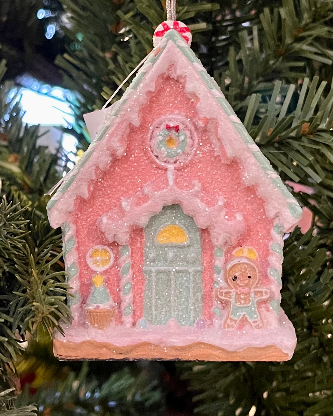 PASTEL GINGERBREAD HOUSE W/ GINGERBREAD MAN HANGING ORNAMENT XSWT73 ...