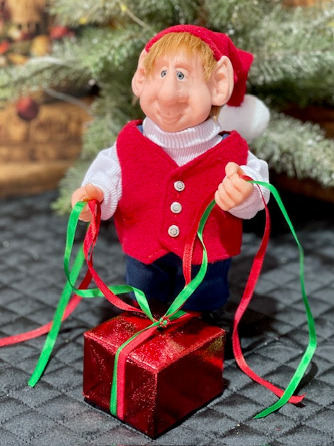 ZIM'S THE ELVES THEMSELVES - RAYMOND 20037 – MAKING SPIRITS BRIGHT